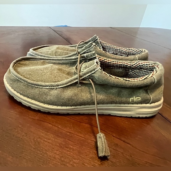 Hey Dude | Shoes | Hey Dude Wally Nut Size 1 Slip On Mens Shoes Tan ...